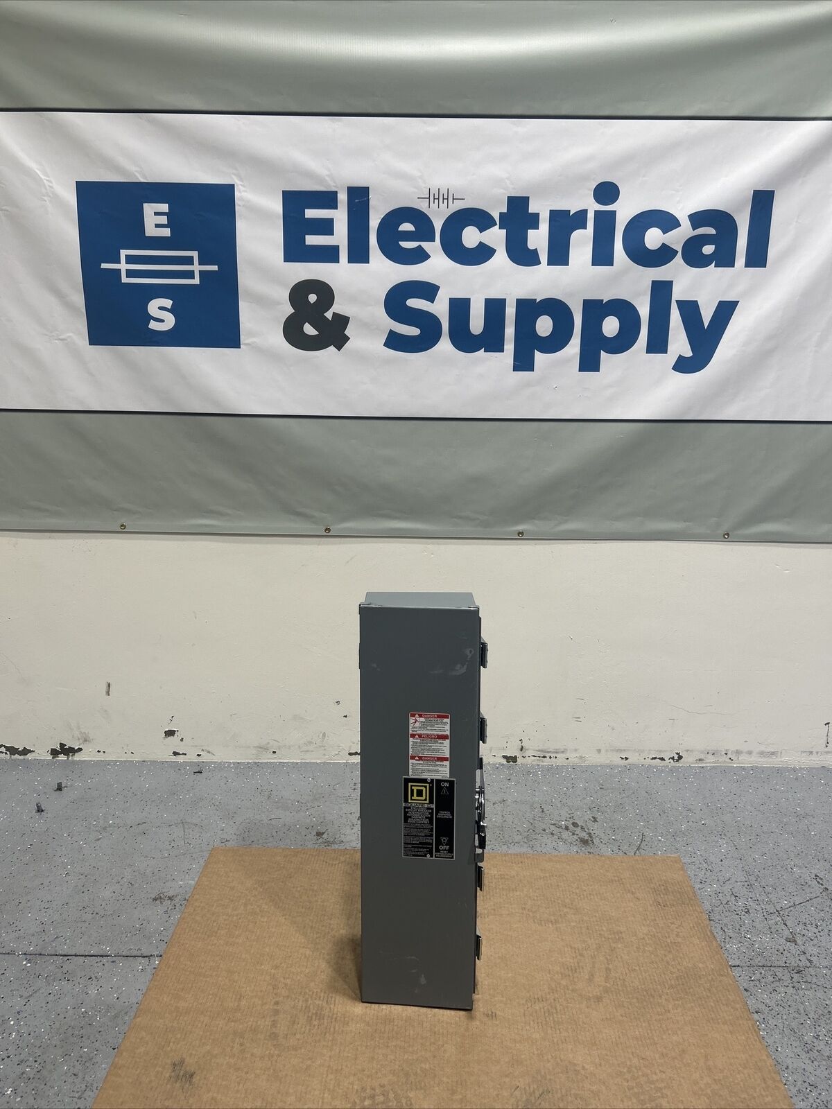 J250AWK Type 3R 250 Circuit Breaker Enclosure Square D New - Electrical ...
