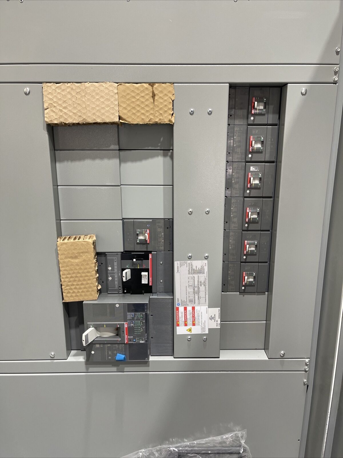 General Electric/ABB | 1000 Amp | 480Y/277 Volts & 208Y/120 Volts | NE ...