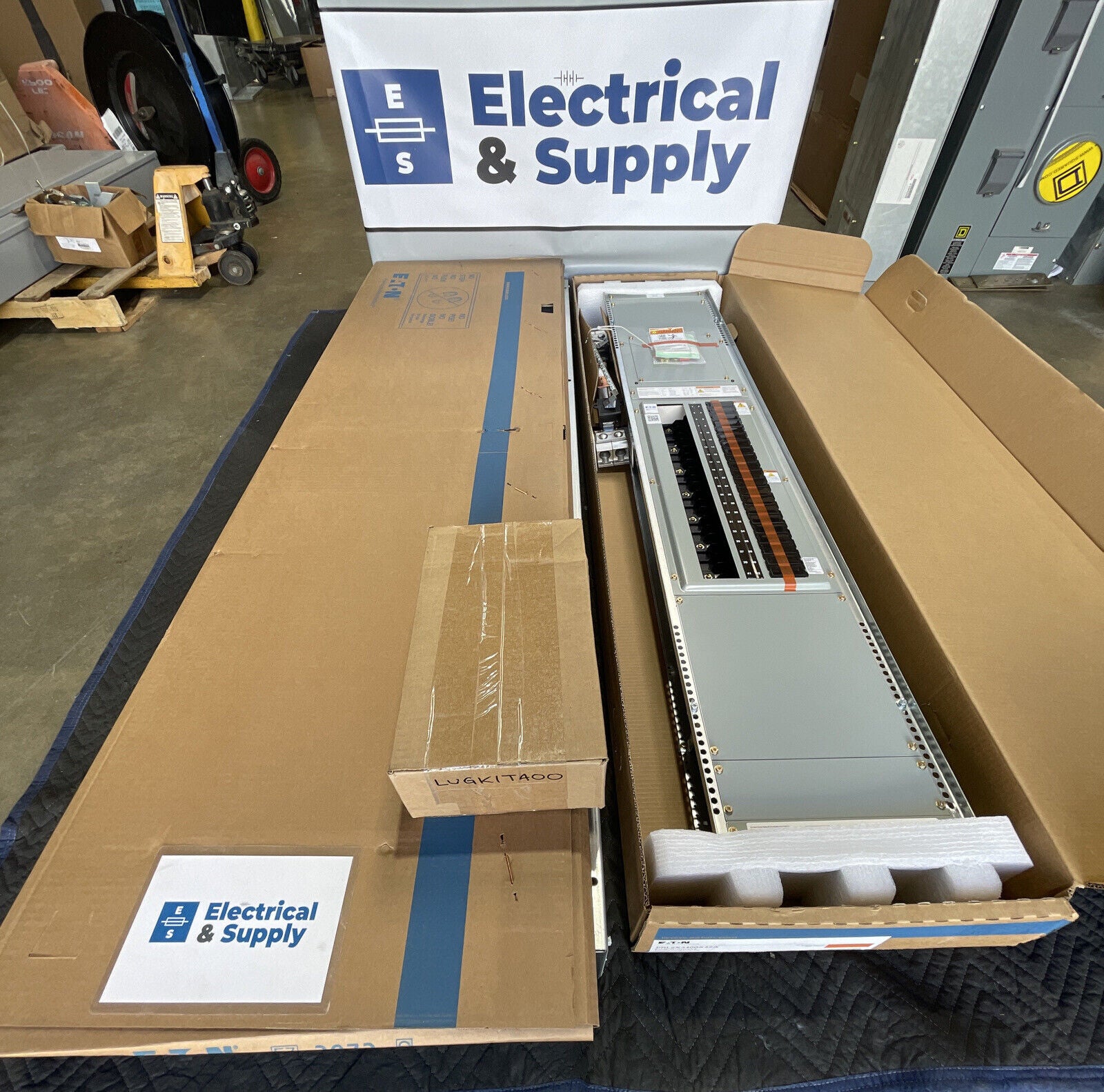 Eaton | 400 Amp | 480 Volt | 3PH 4W | NEMA 3R | Main Lug 42 Space ...