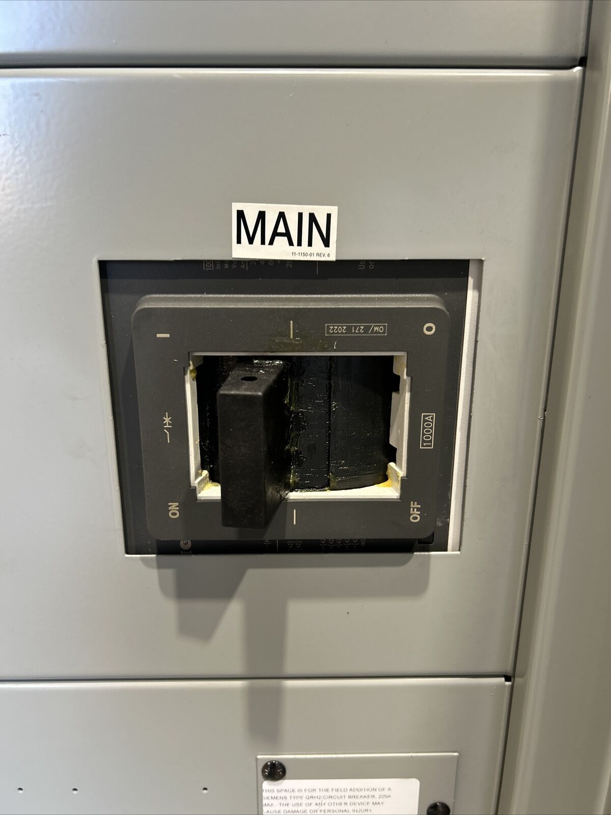 Siemens | 1200 Amp | 208Y/120 Volt | NEMA 3R | 3PH 4W | New Main Break ...