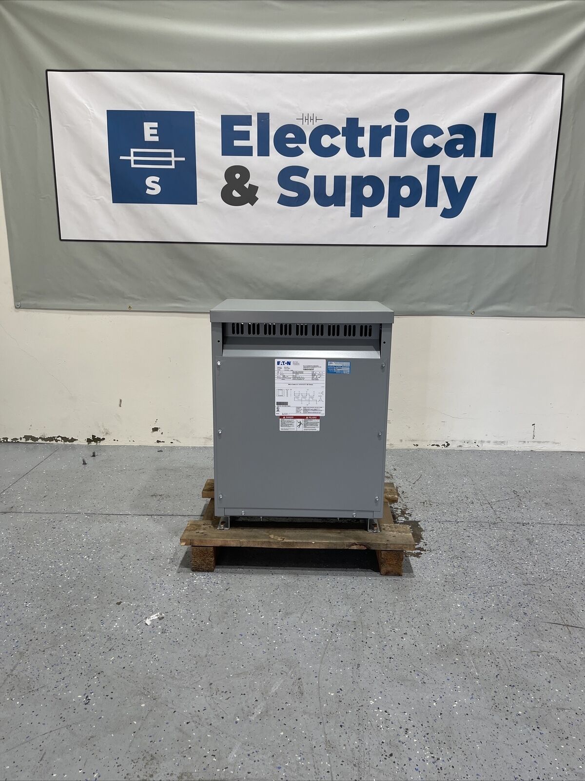 V48M28F30CUEE | Eaton | 45kVA | 480X120/208V | New Copper Transformer ...
