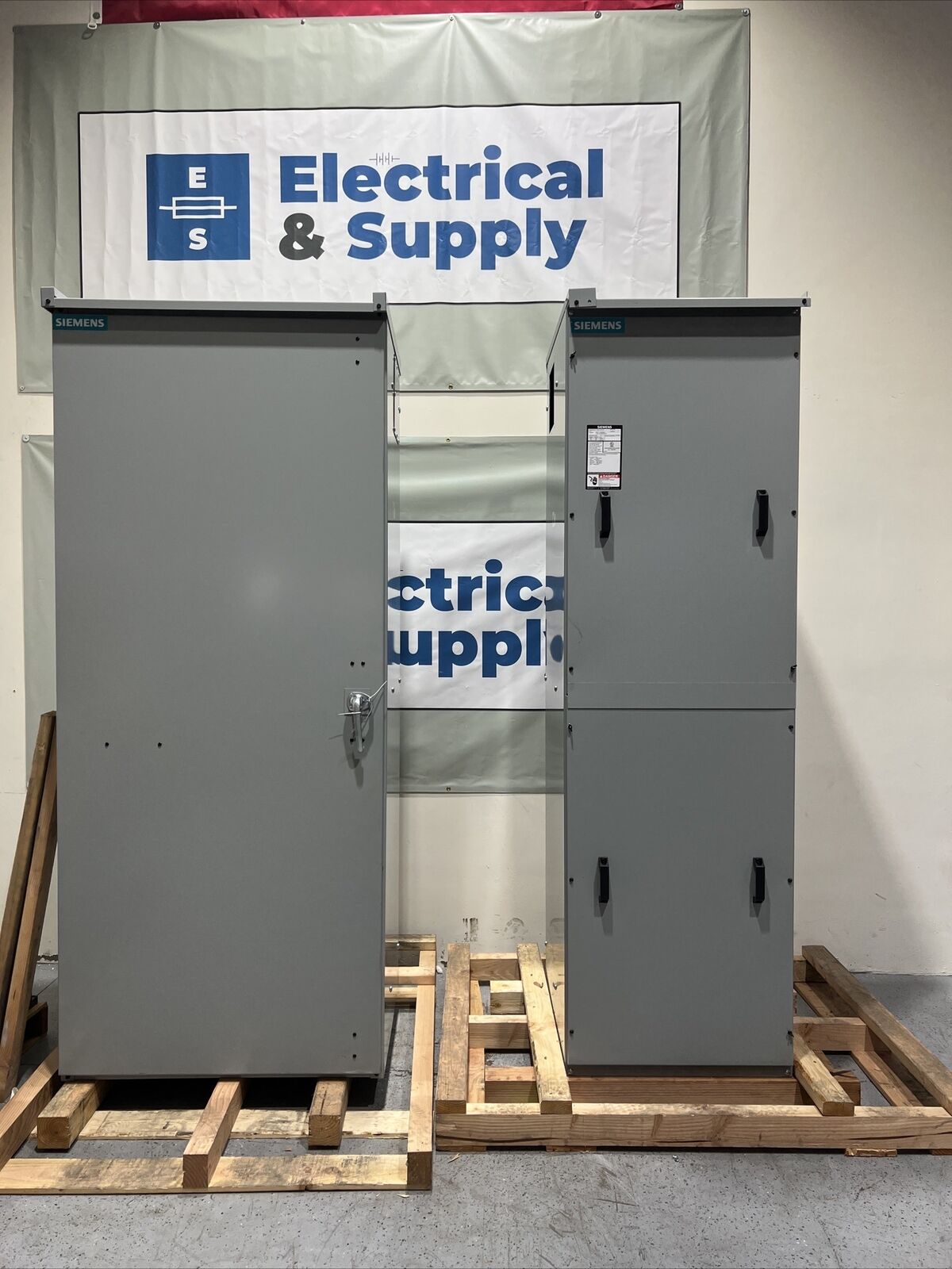 Siemens | WPF426A | 600 Amp | 240Y/120V | 208Y/120V | NEMA 3R | New Me ...