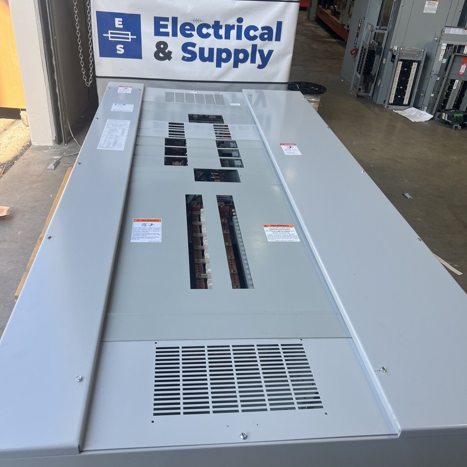 PRL4x Pow-R-Line Panelboard 1200 AMP 480/277V 3PH 4W 3 MDP 84 Circuit ...