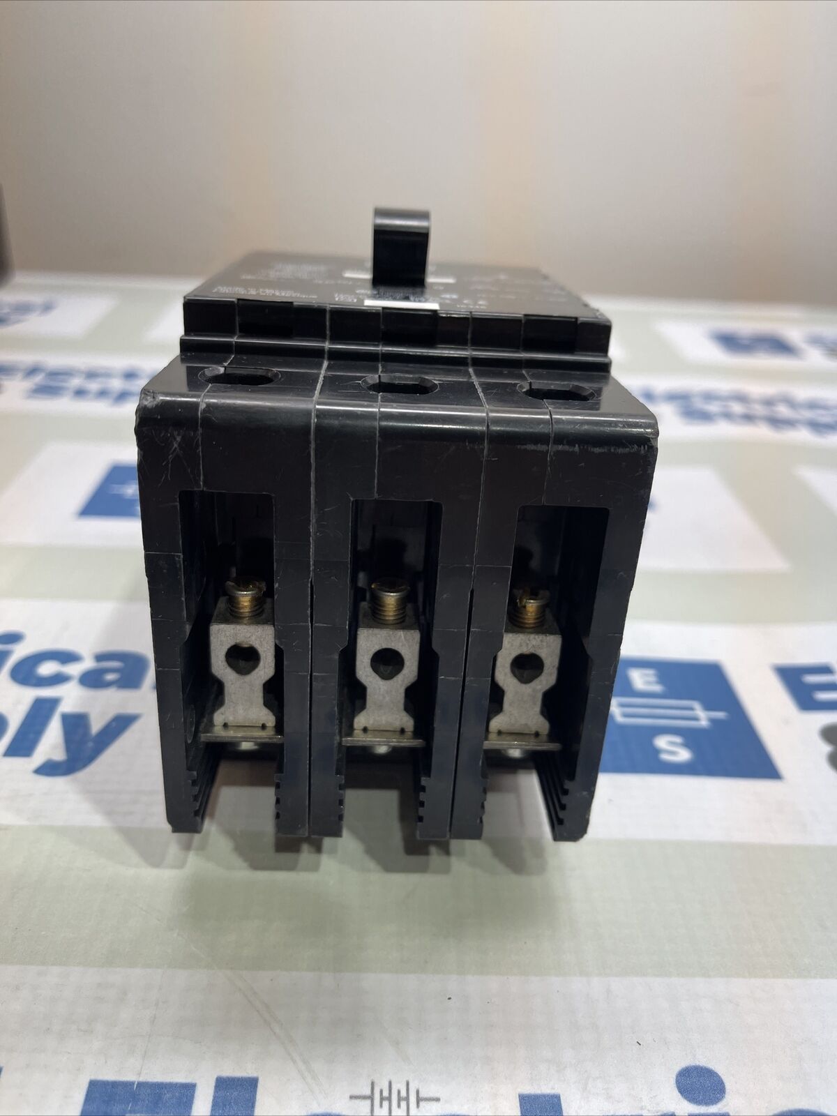 EDB34020 20 Amp 480Y/277 VAC 3 Pole Bolt-On Circuit Breaker ...